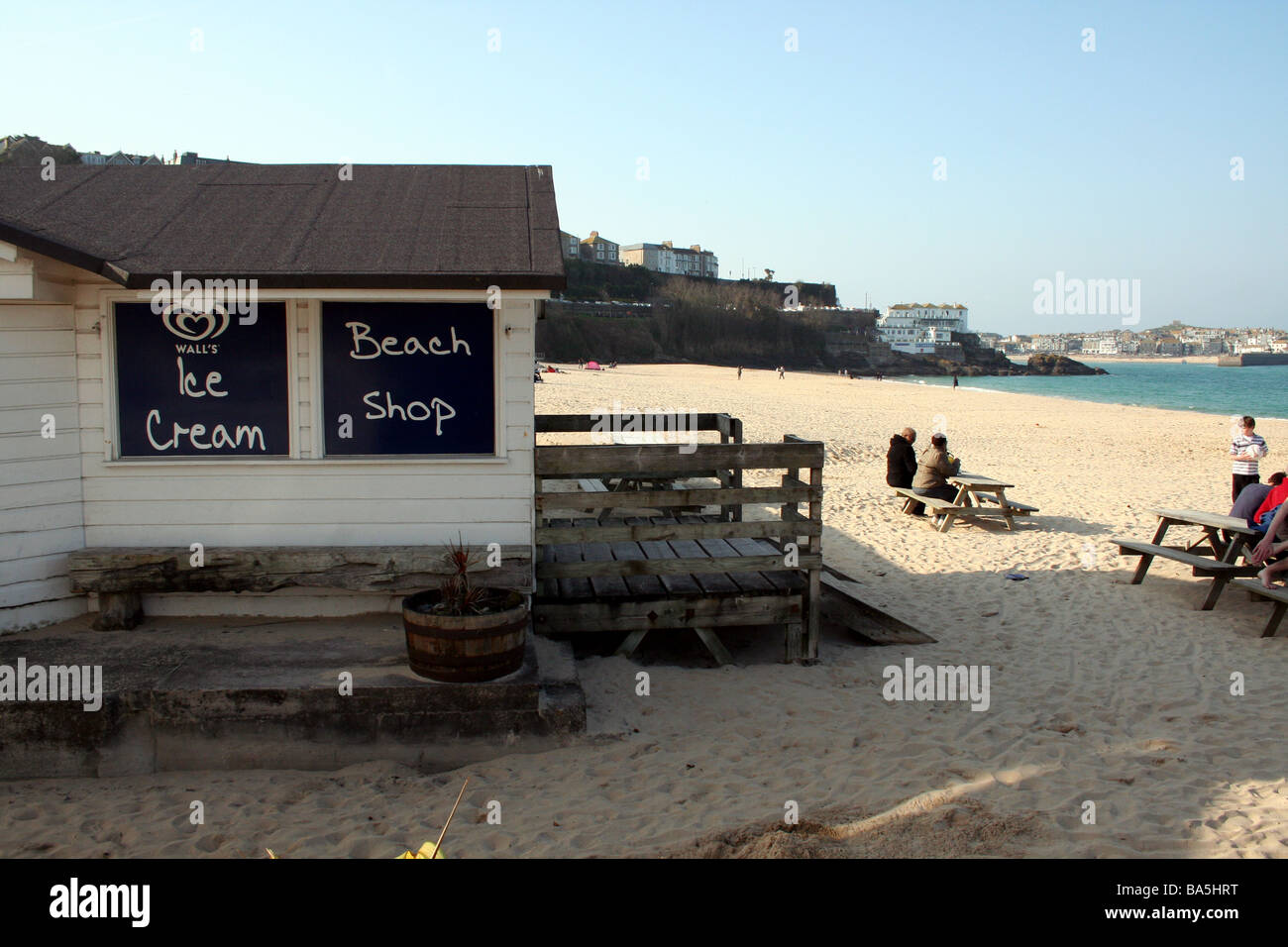 The beach hut shop hi-res stock photography and images - Alamy