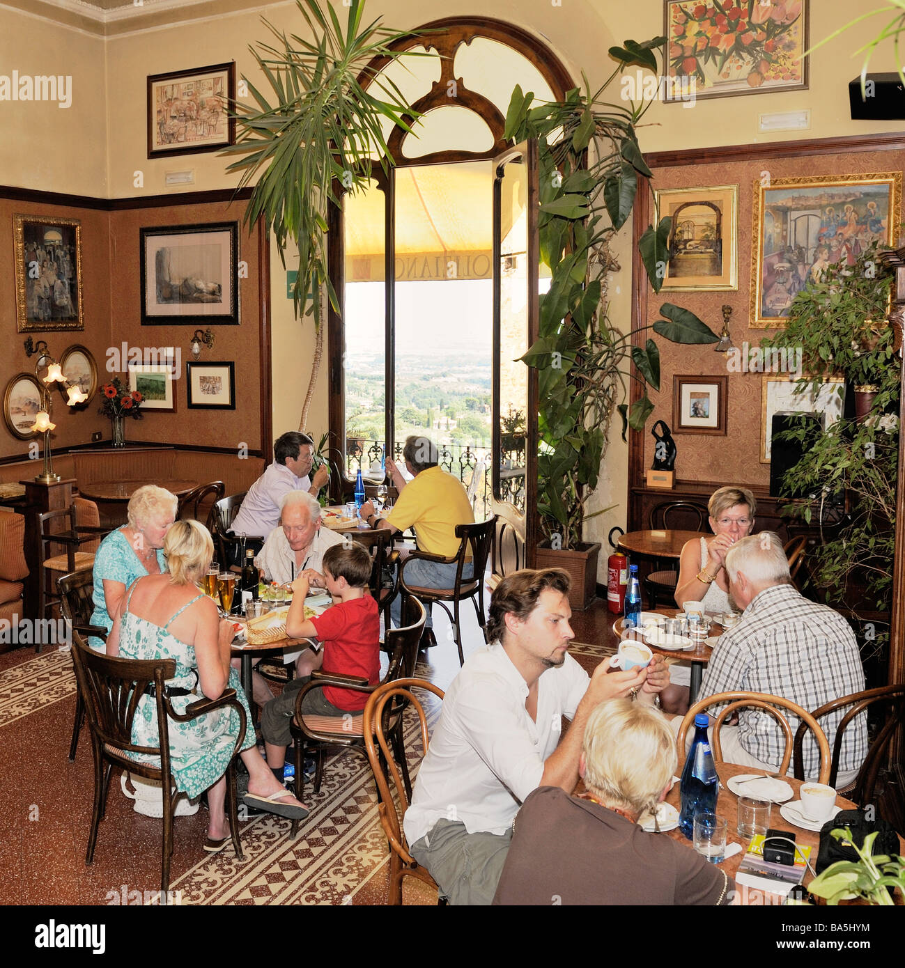 Italian Restaurant Interior Italy High Resolution Stock Photography and ...