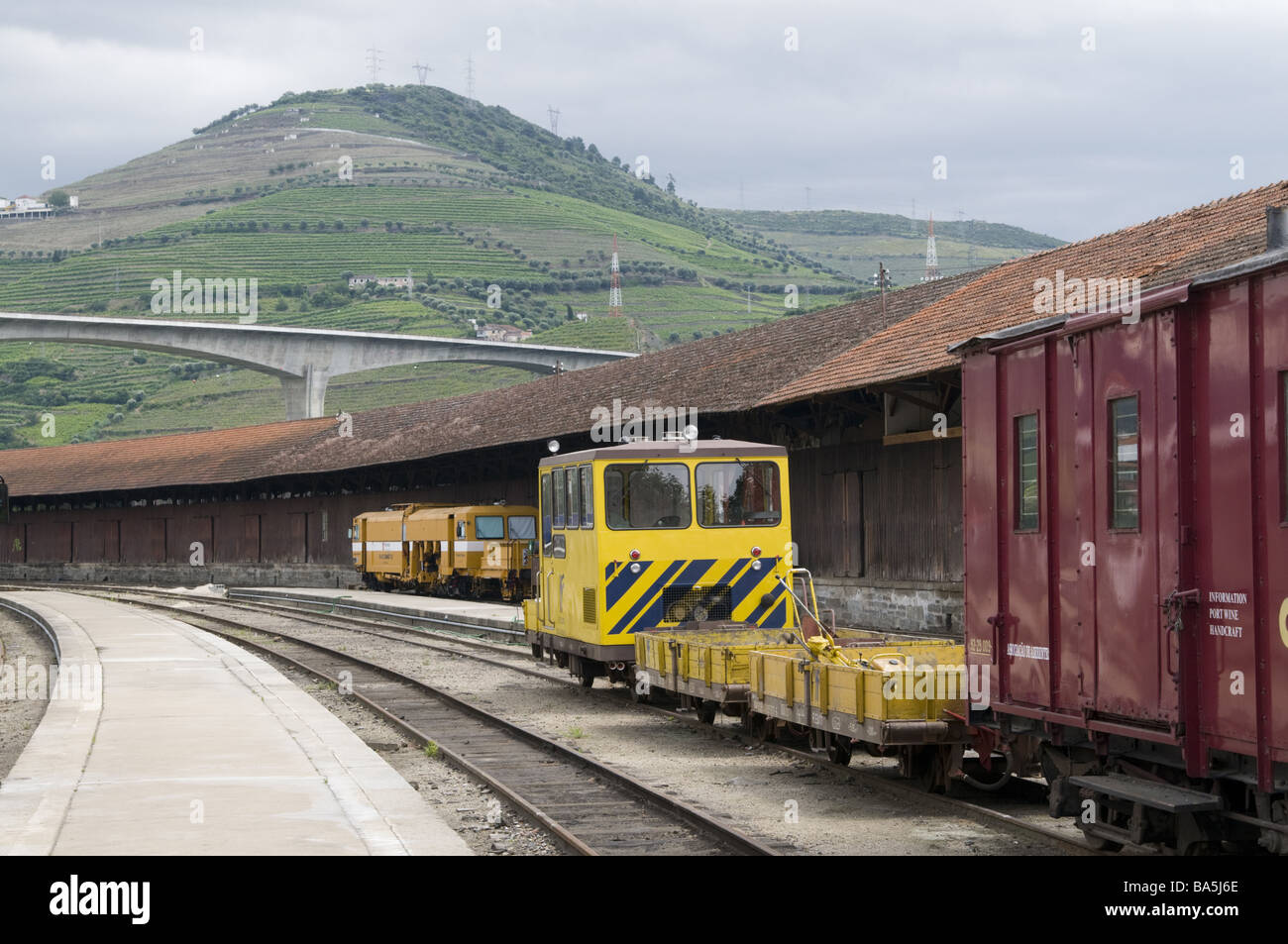 Regua to pocinho train hi-res stock photography and images - Alamy