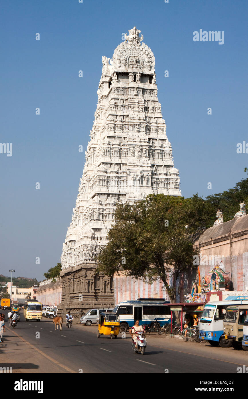 White gopuram hi-res stock photography and images - Alamy