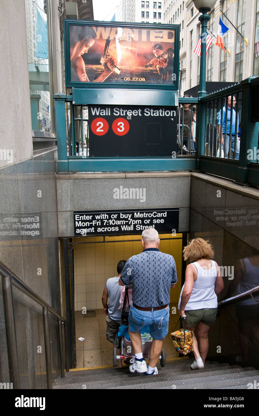 Subway stop for wall street hi-res stock photography and images - Alamy