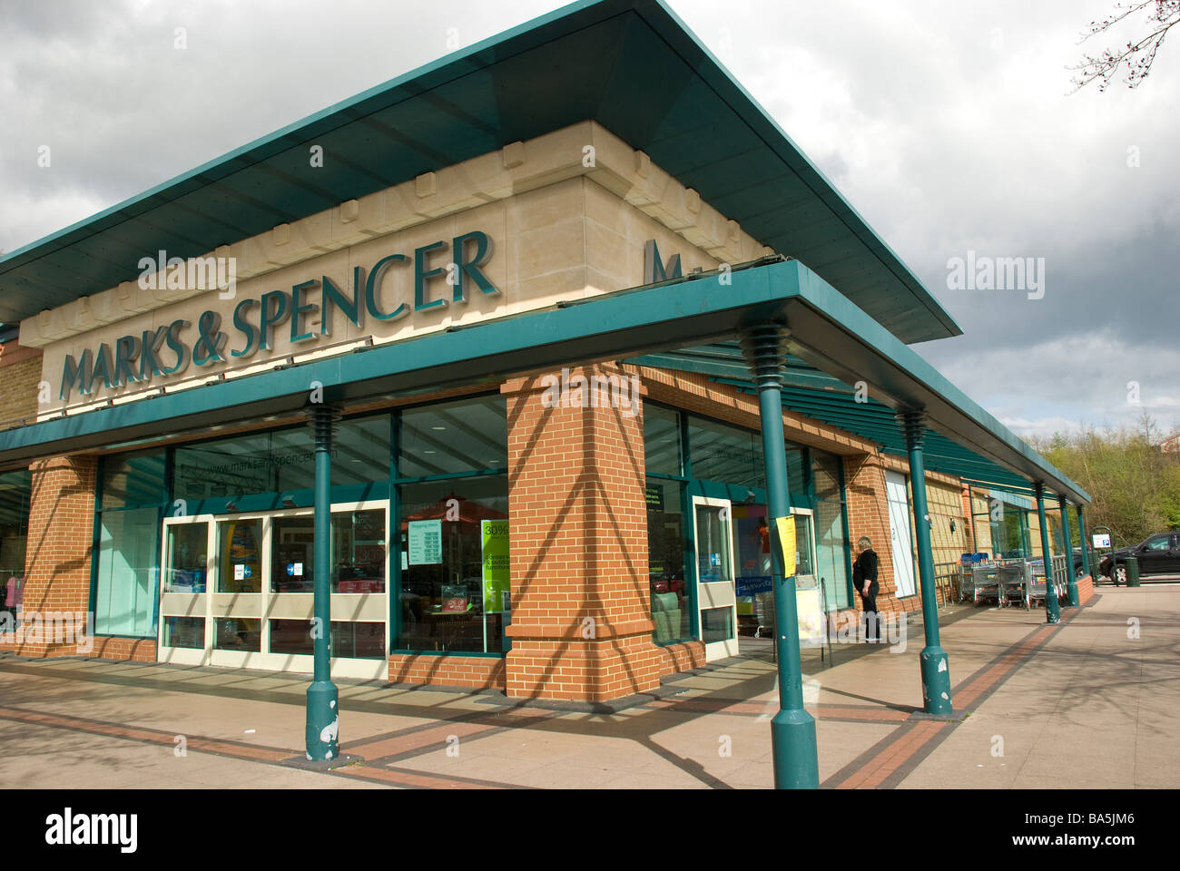 Marks and Spencers,Torquay,color, colour, communicating, conferring ...
