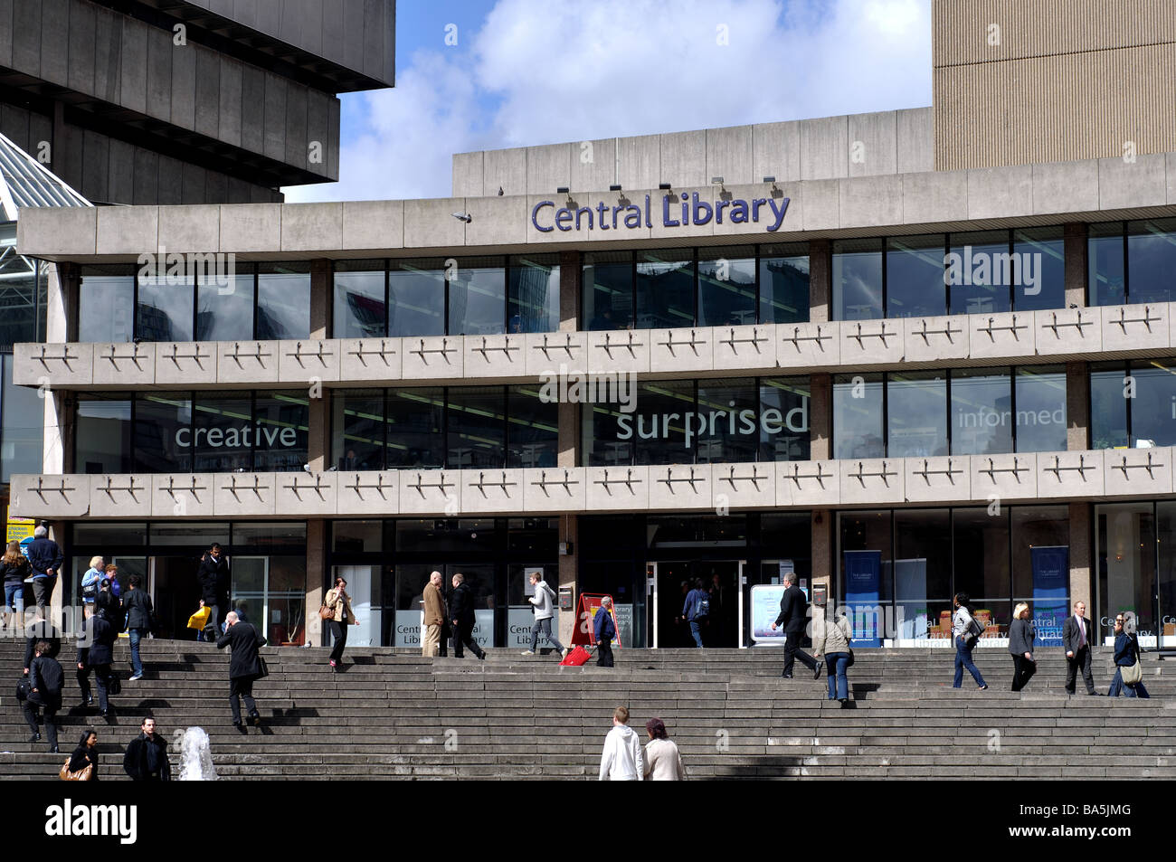 Birmingham central library chamberlain square hi-res stock photography ...