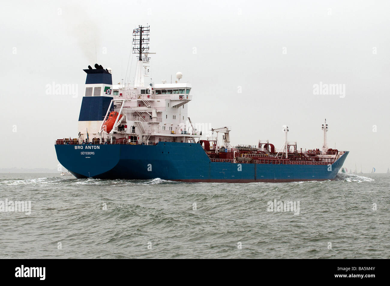 Fawley oil terminal hi-res stock photography and images - Alamy