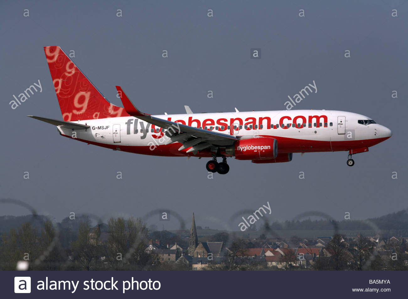 Flyglobespan flight approaching runway Stock Photo - Alamy