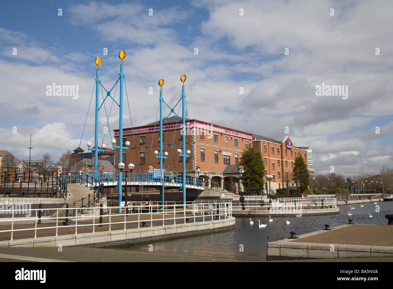 Mariners canal off ontario basin hi-res stock photography and images ...