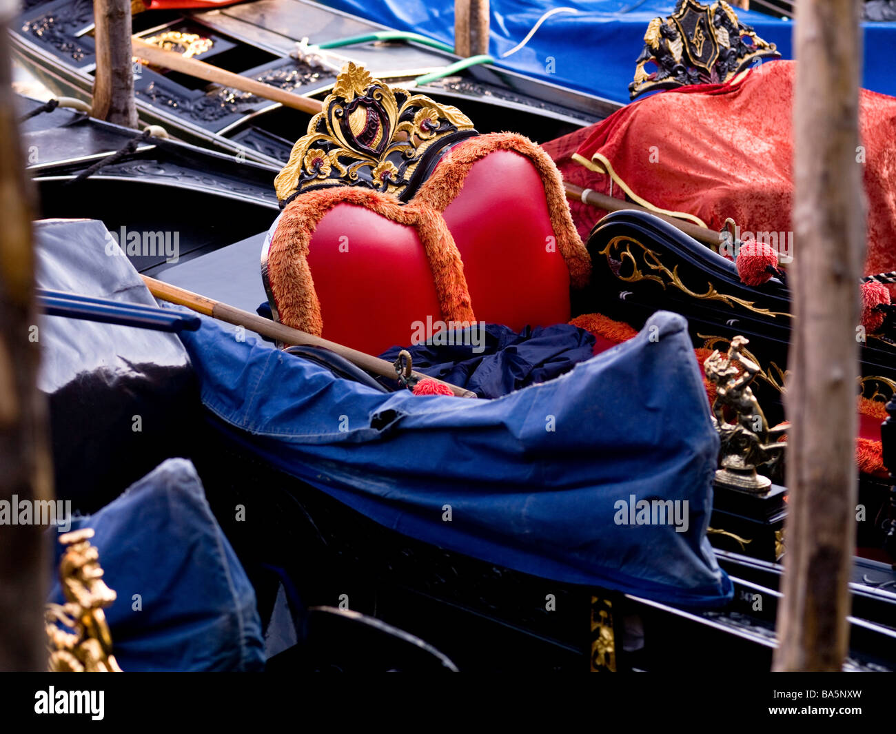 Gondola design hi-res stock photography and images - Alamy