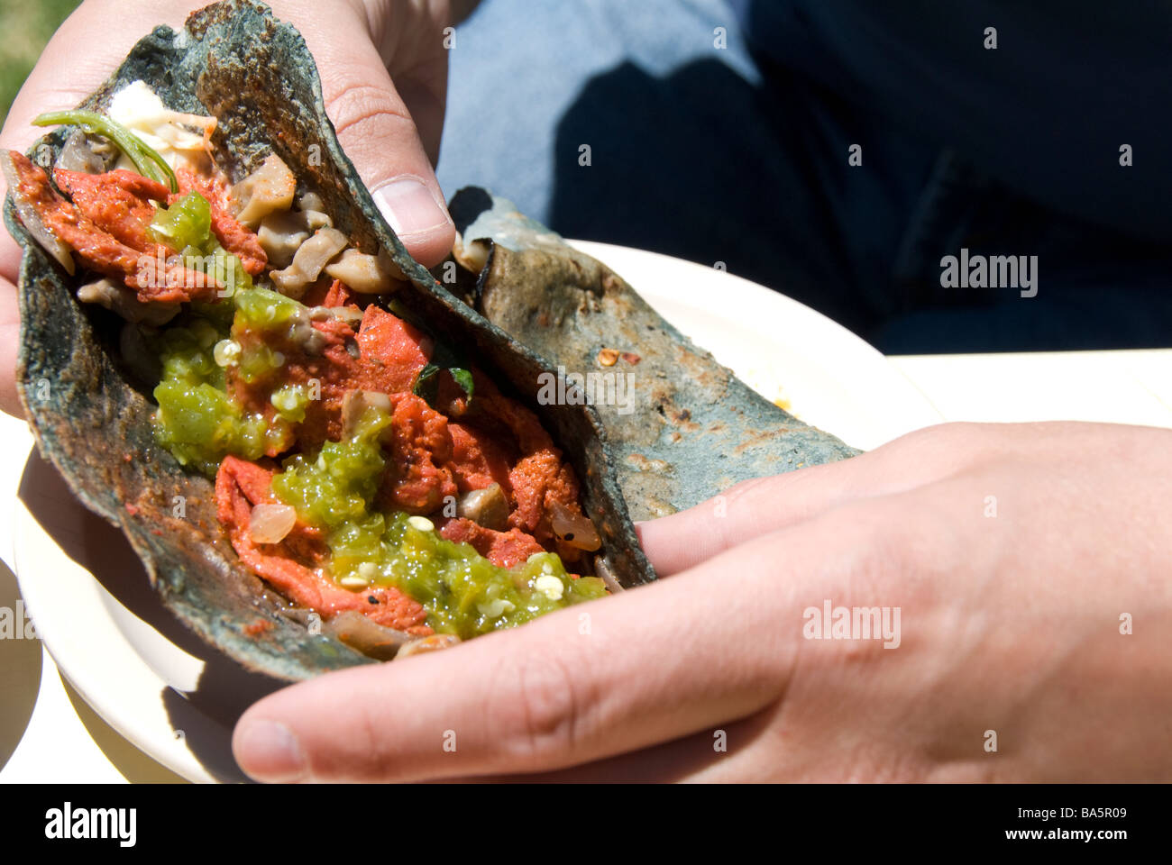 White man eating tacos hi-res stock photography and images - Alamy