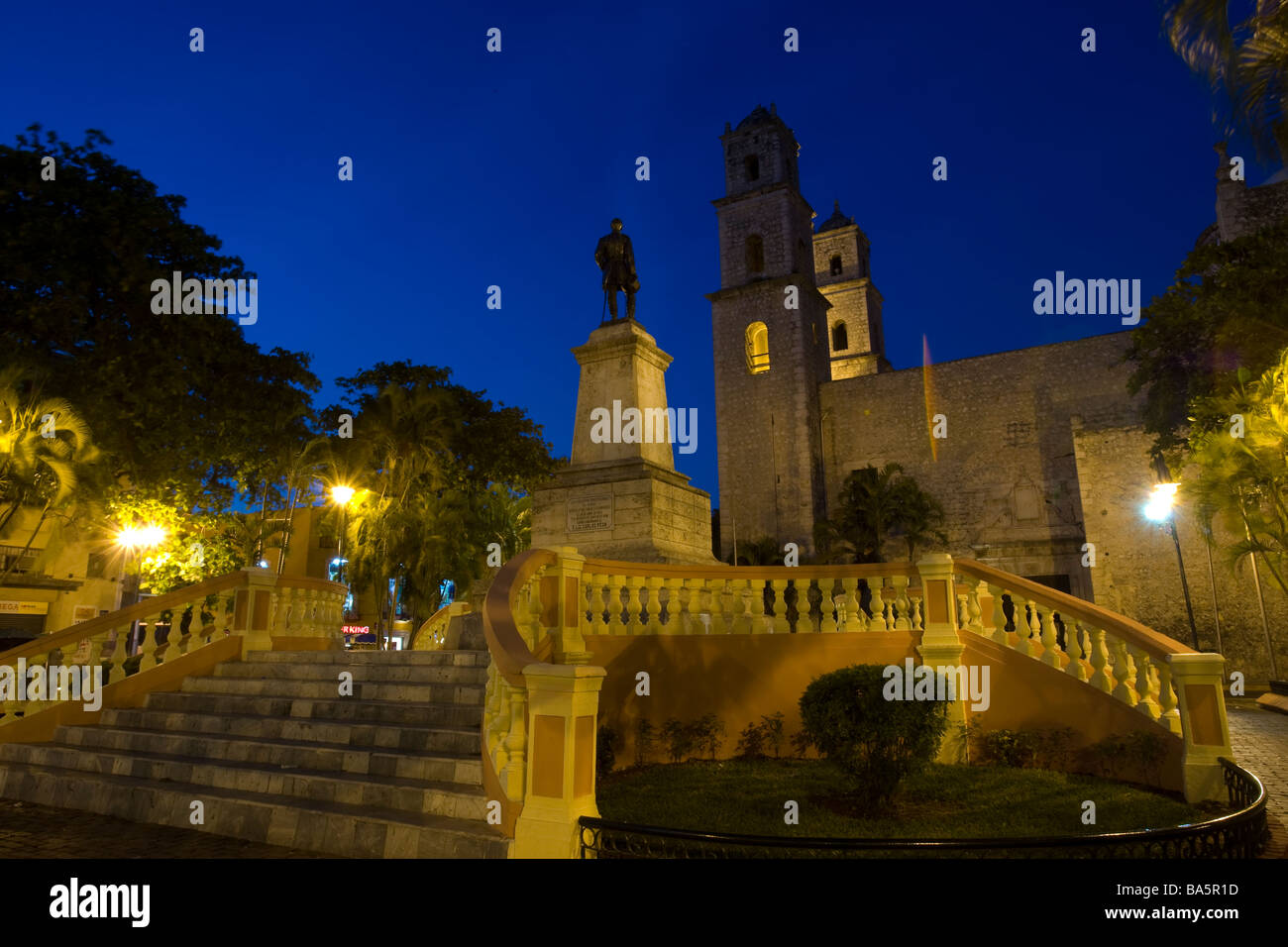 Parque merida yucatan mexico hi-res stock photography and images - Alamy