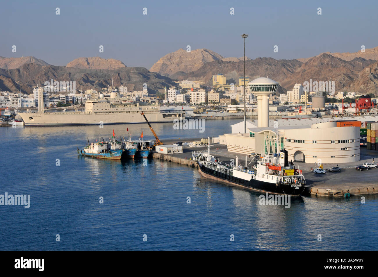 Gulf of oman commercial ships hi-res stock photography and images - Alamy