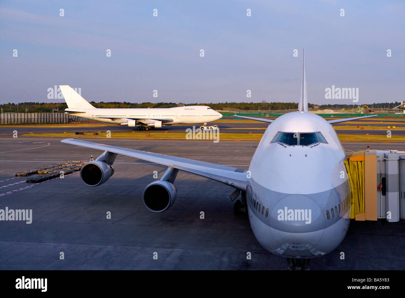 Cargo airplane hi-res stock photography and images - Alamy