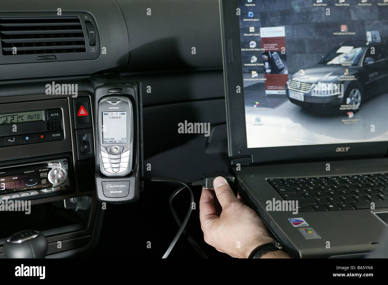 Car indoors cell phone Bluetooth-Funktion laptop hand cables connection ...