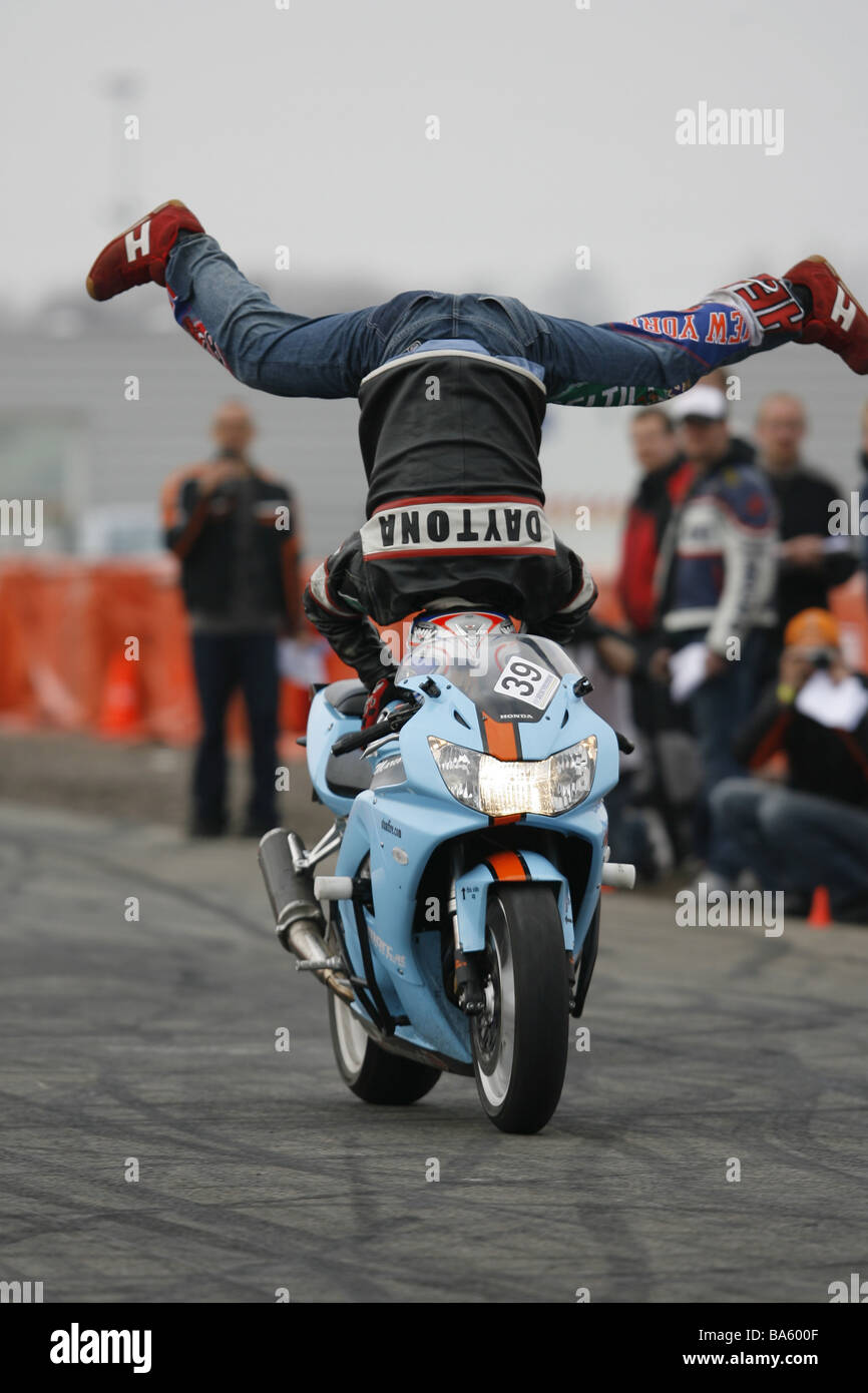 Motorcycle stuntman hi-res stock photography and images - Alamy