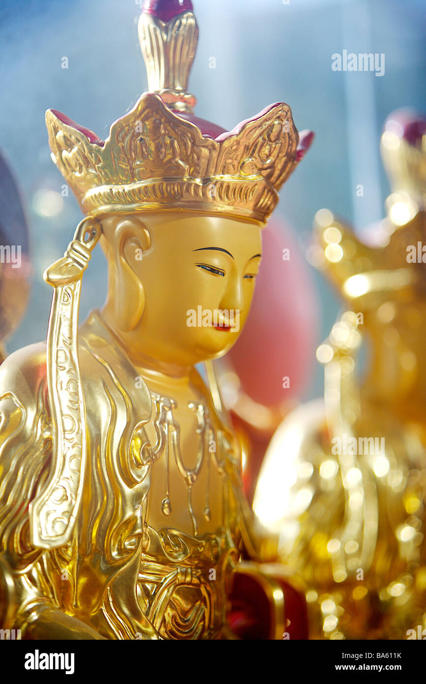 China Suzhou Hanshan Temple gold statue Stock Photo - Alamy