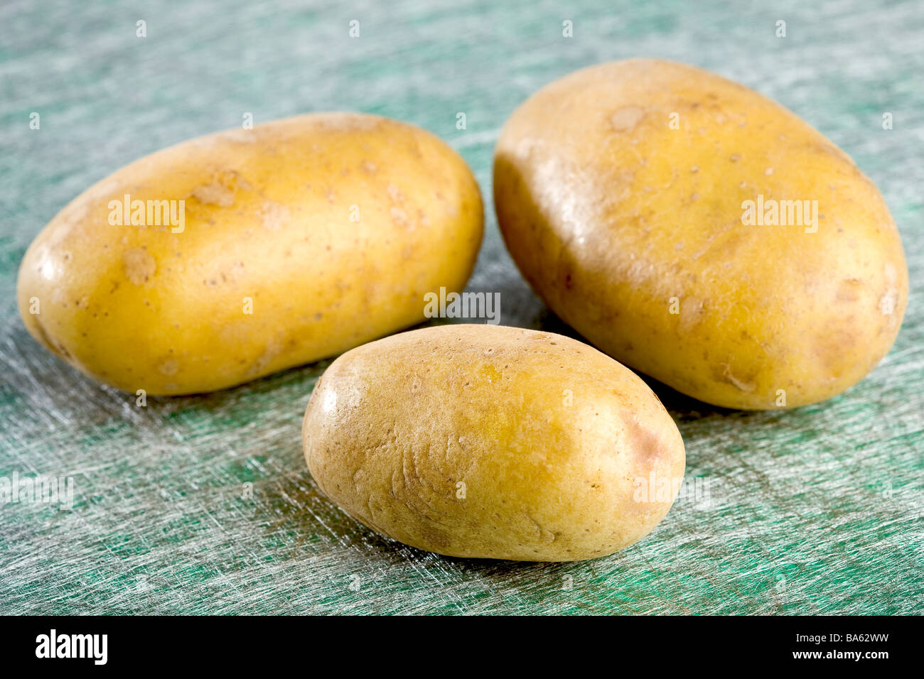 Three potatoes hi-res stock photography and images - Alamy