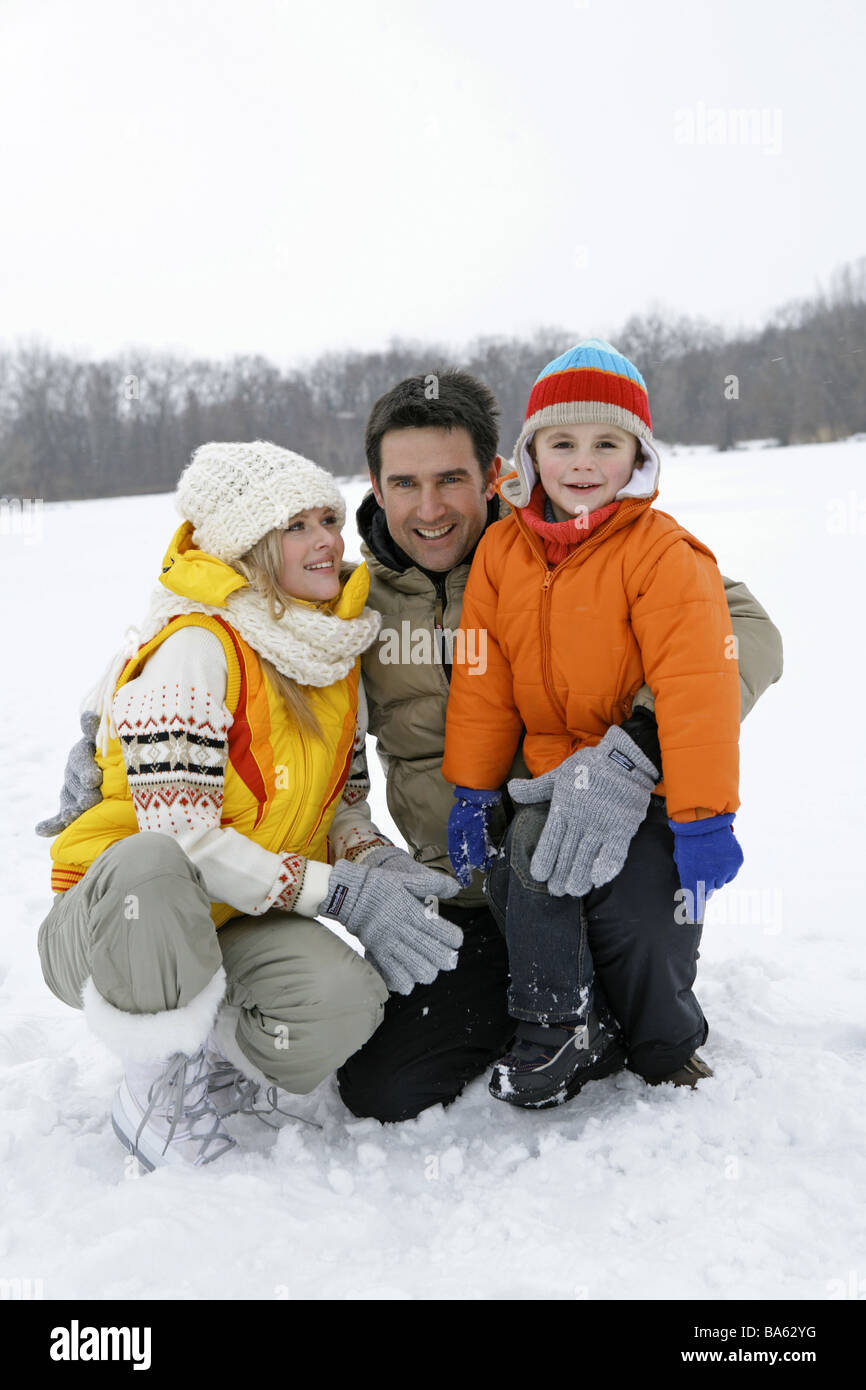 Family happily snow group-picture series people family-picture parents ...