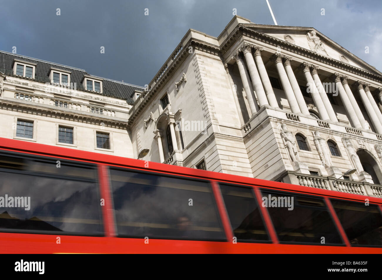 The Bank of England building in the City of London Stock Photo - Alamy