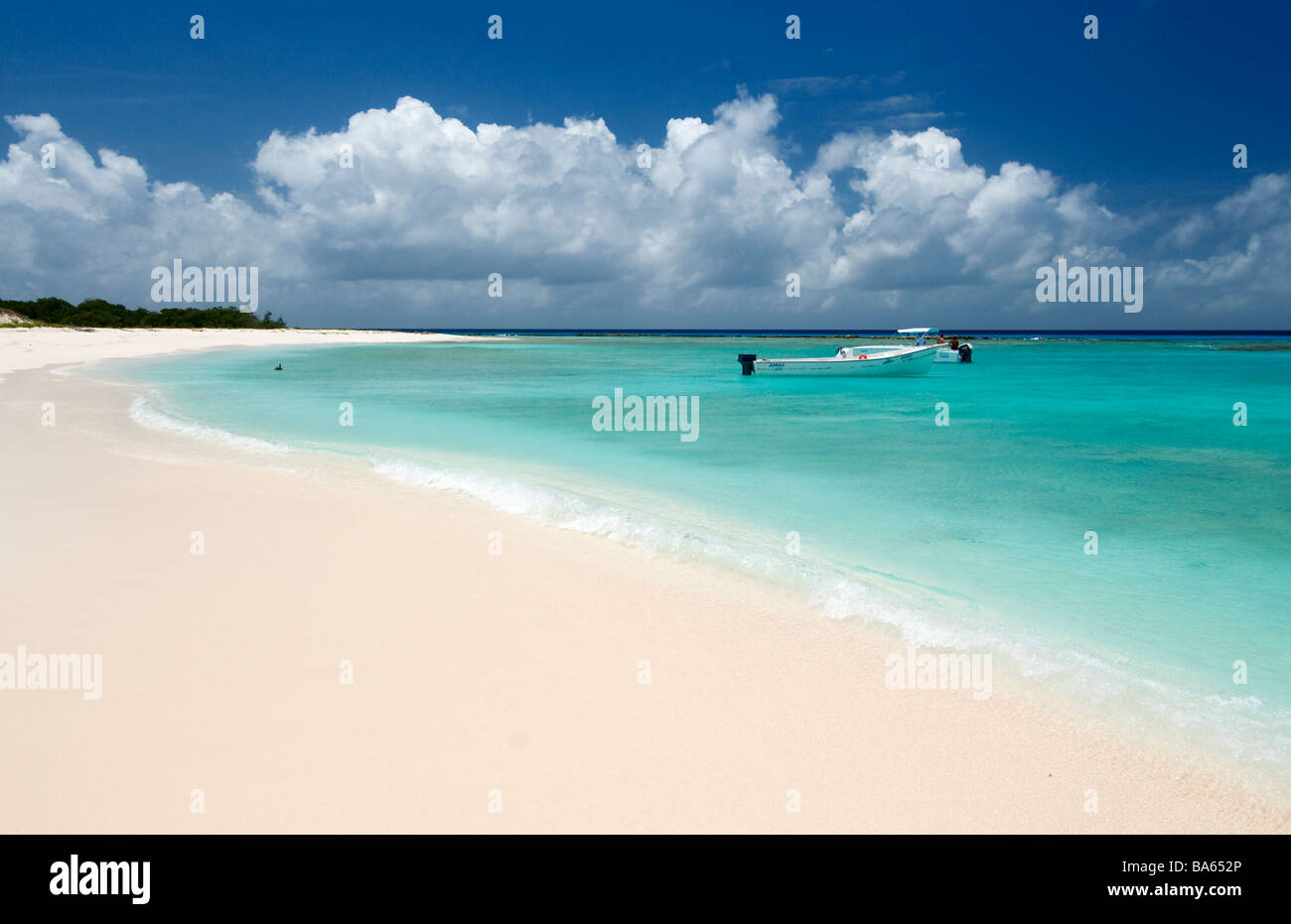 Los roques archipelago venezuela hi-res stock photography and images ...