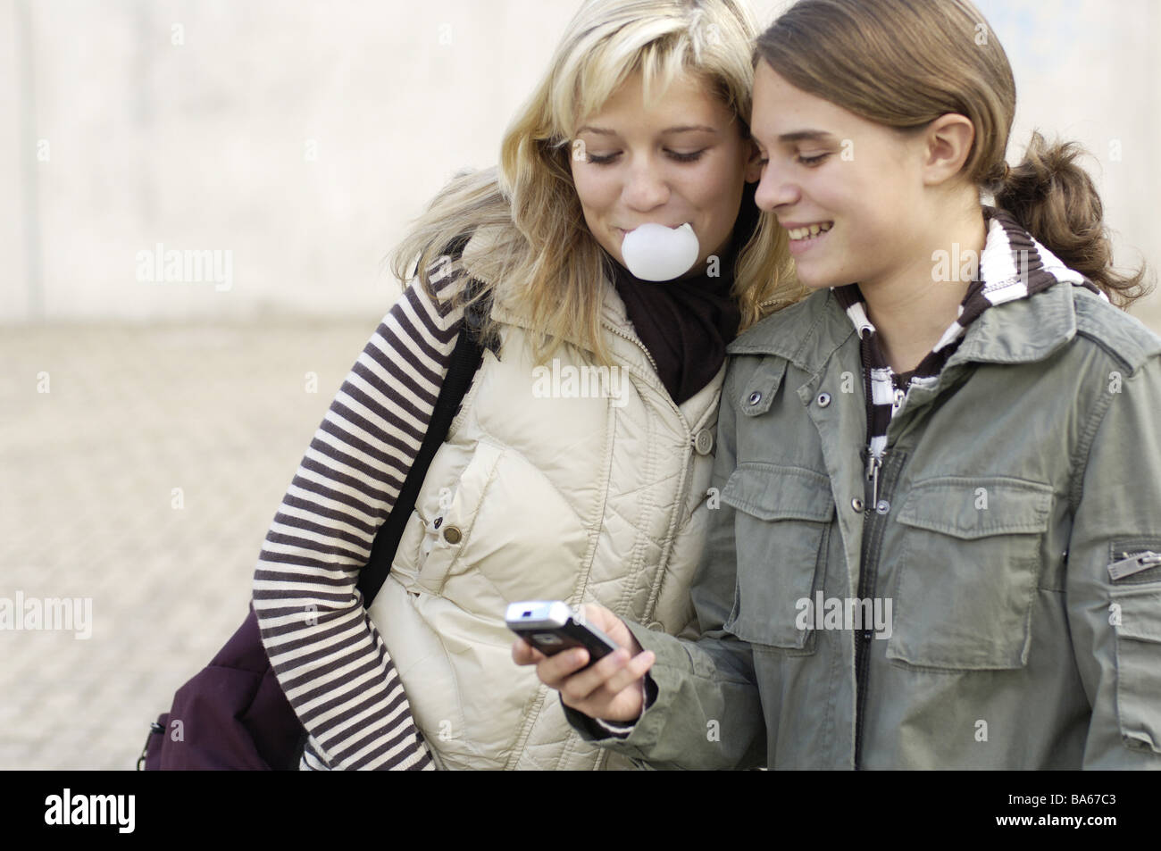 Teenagers girls two smiles chewing gum-blister cell phone series ...