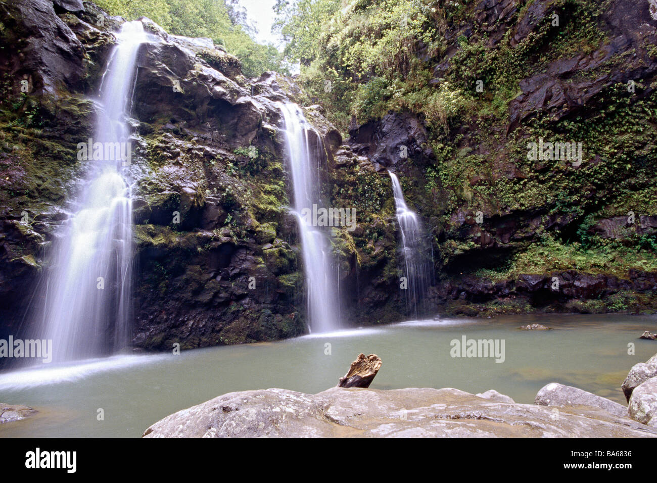 Hawaii road waterfall hi-res stock photography and images - Alamy