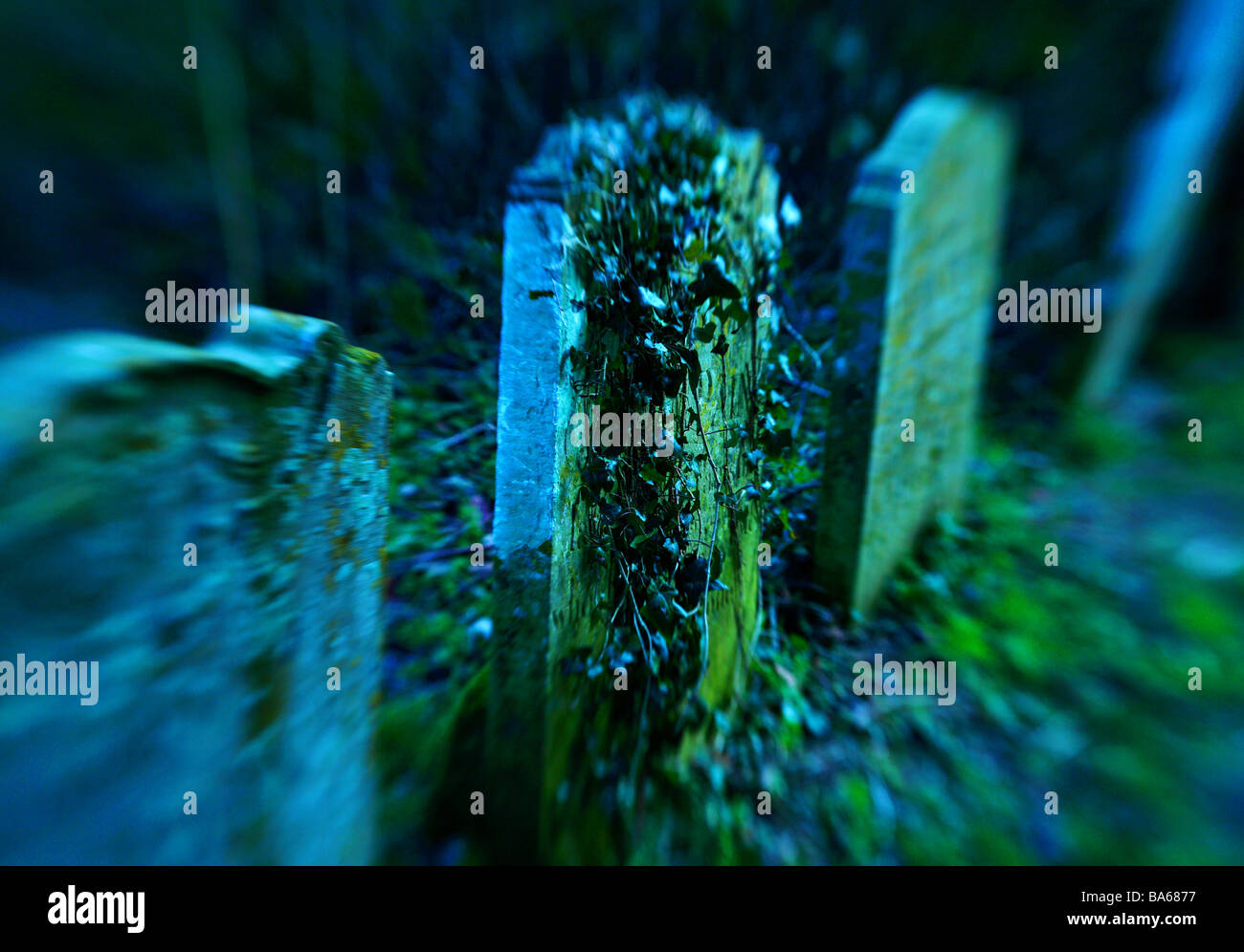Headstone tombstone hi-res stock photography and images - Alamy