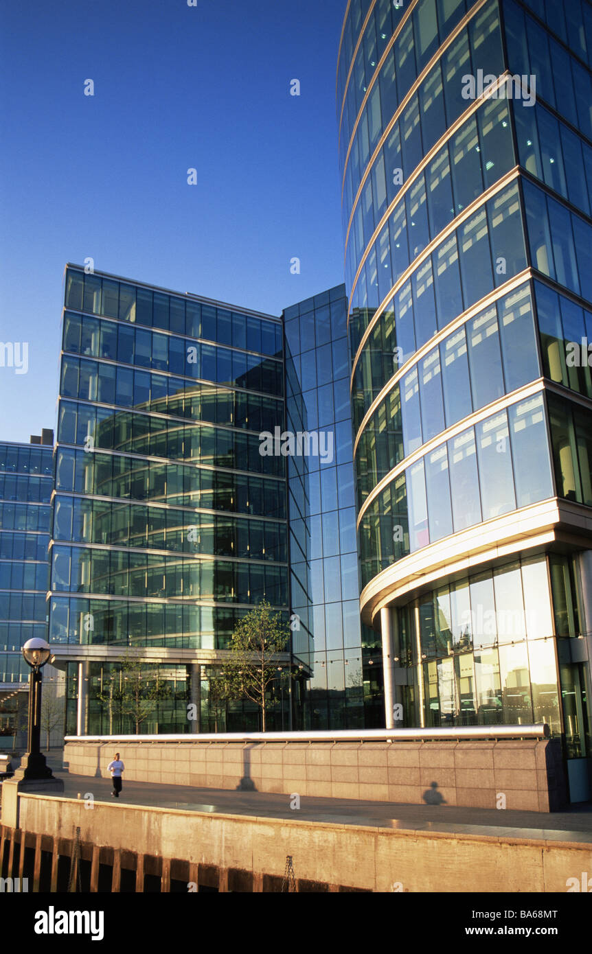 1 more london place hi-res stock photography and images - Alamy