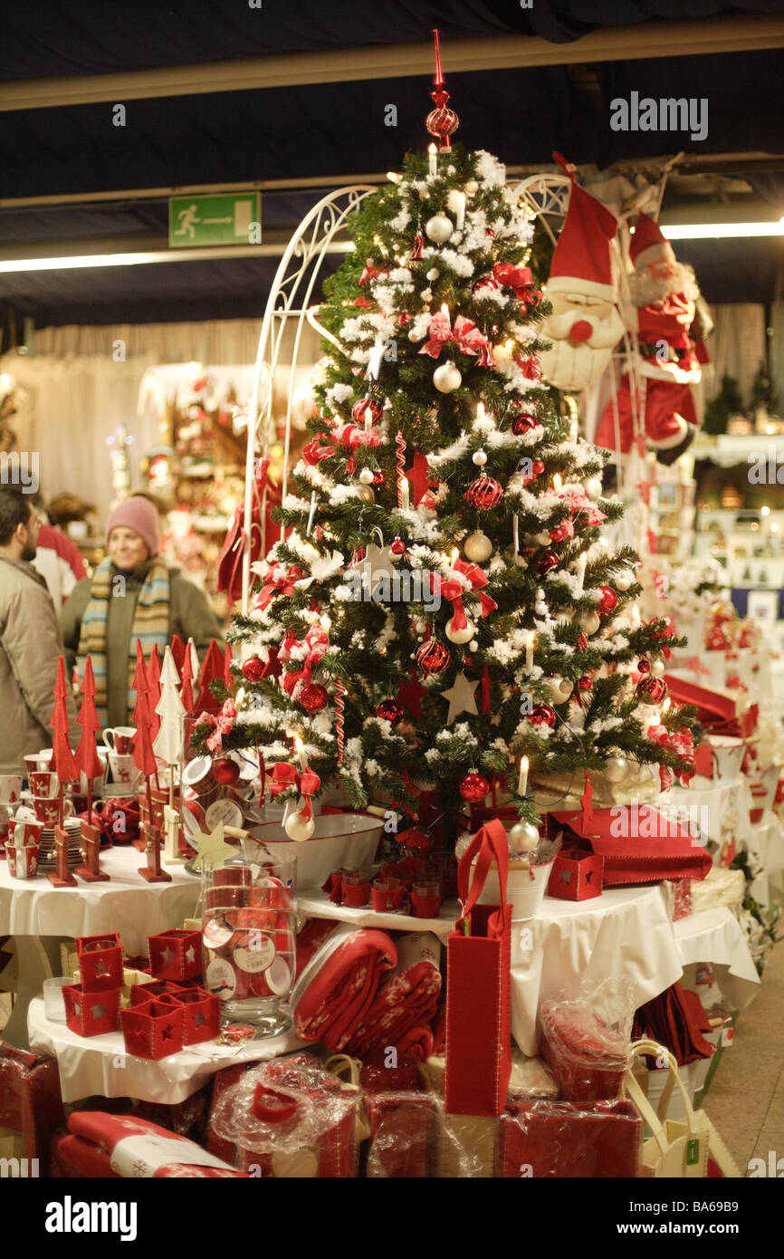 Department store decoration christmas tree hi-res stock photography and ...