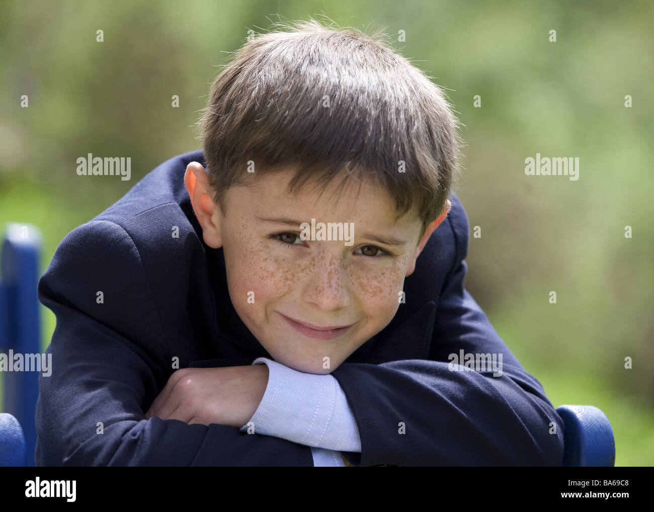 Give birth smiles people rest head portrait child-portrait child 7 ...