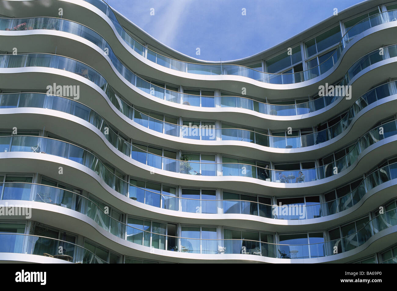 Battersea balconies hi-res stock photography and images - Alamy