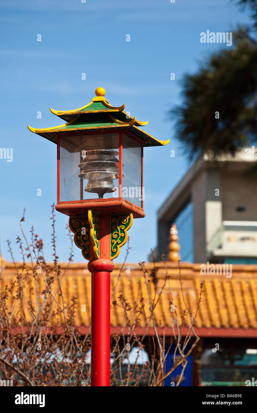 Chinese lamp post hi-res stock photography and images - Alamy