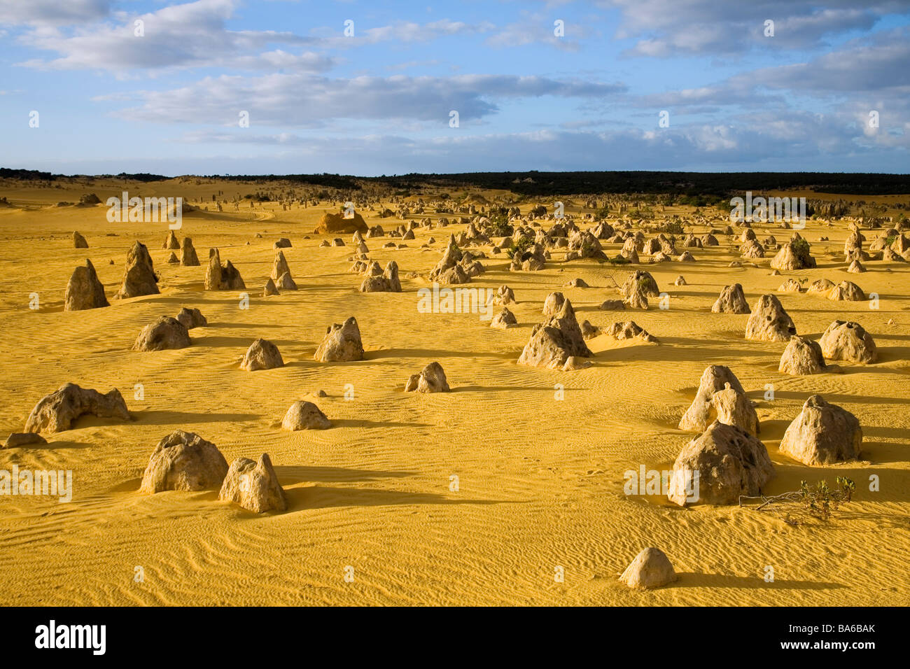 Pinnacles desert rock formation hi-res stock photography and images - Alamy