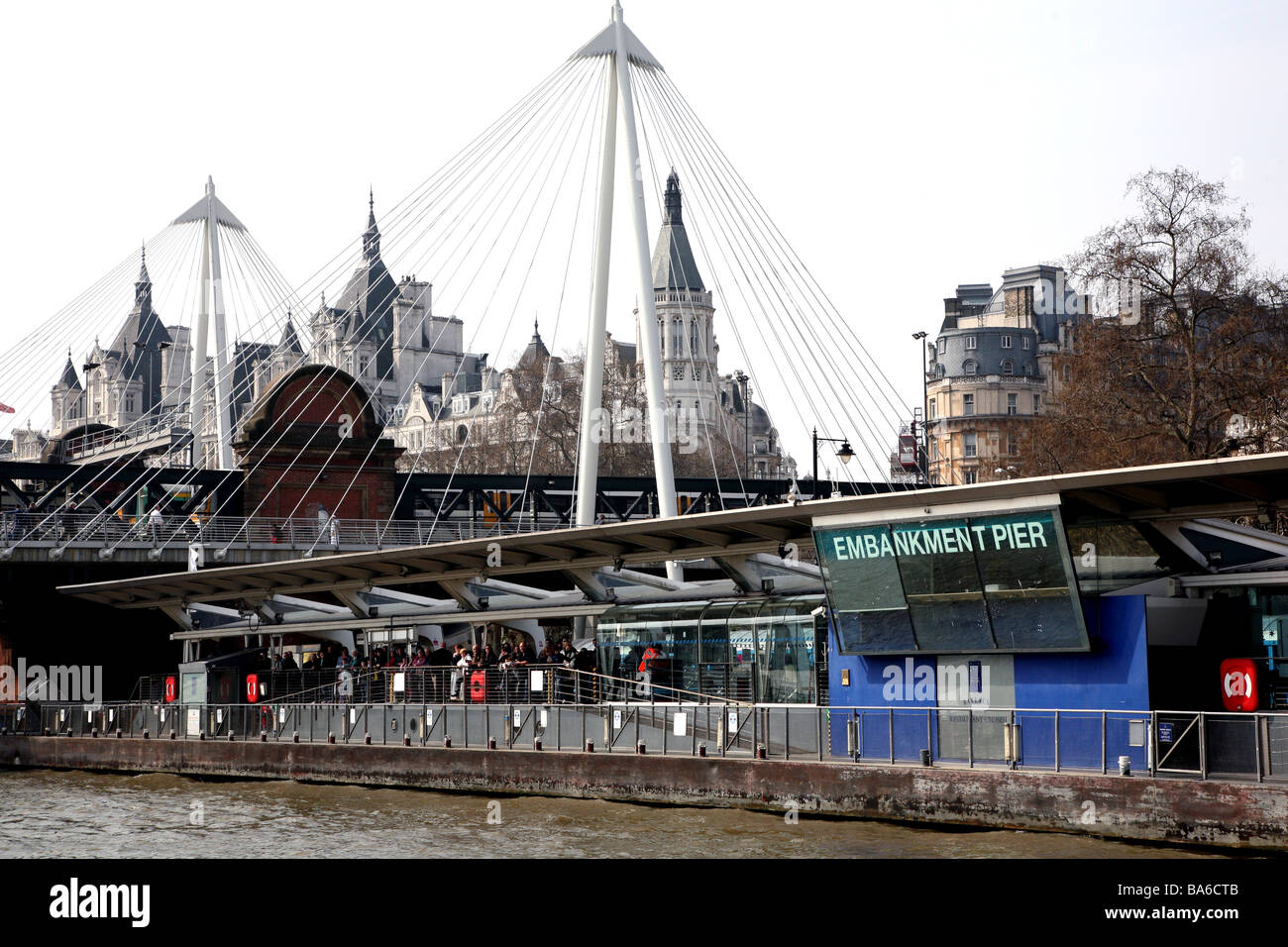 City of london river thames water jetty hi-res stock photography and ...