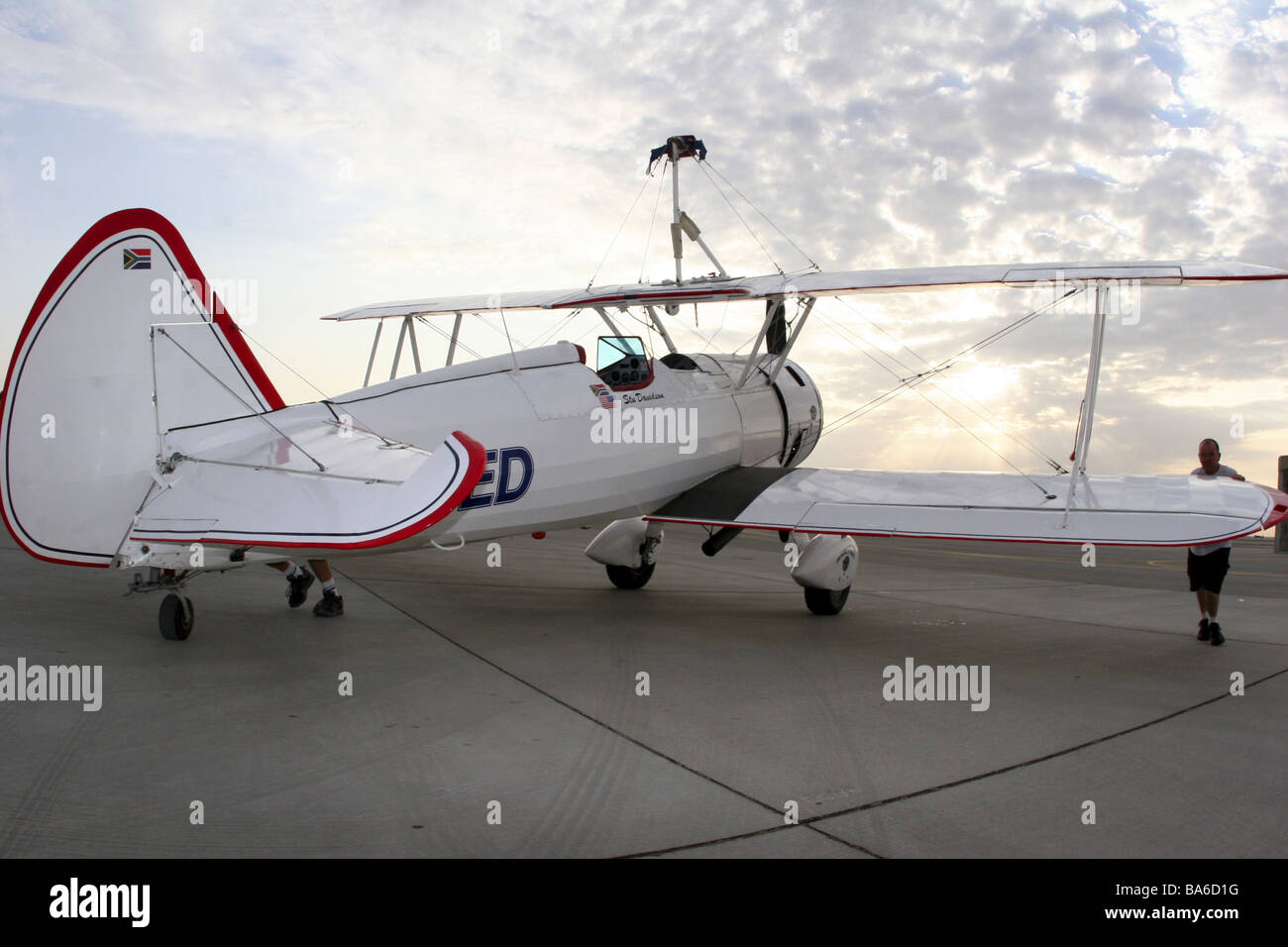 Propeller-airplane Wingwalking 2006 Al Ain air-shows Arabic emirates ...
