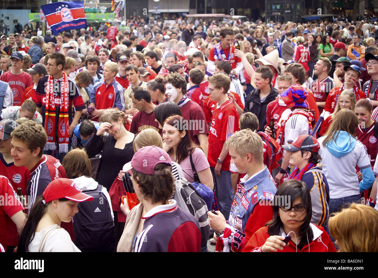 Football football crowd fans spectators hi-res stock photography and ...