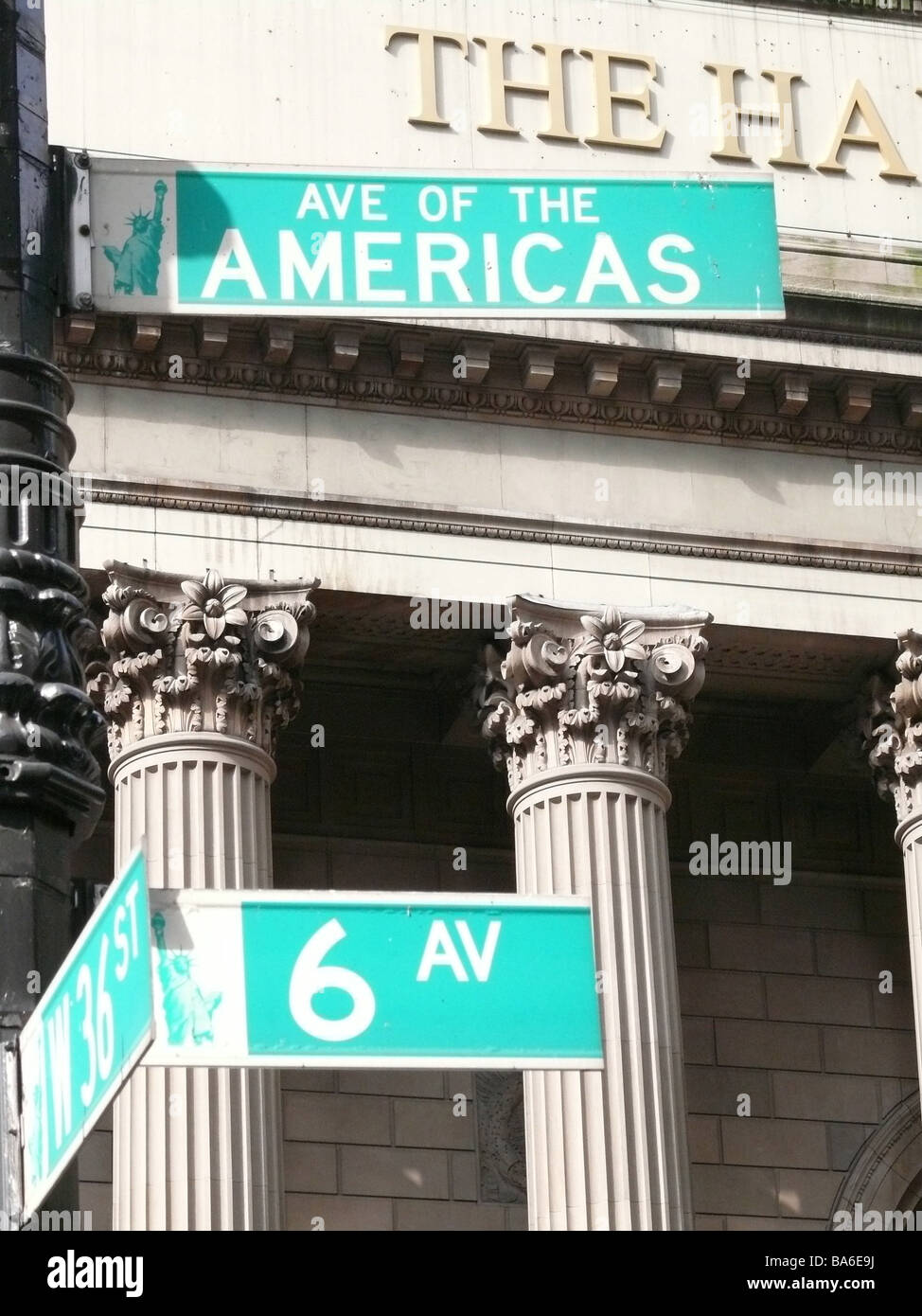 USA New York city The Haier Building facade columns detail street-signs ...