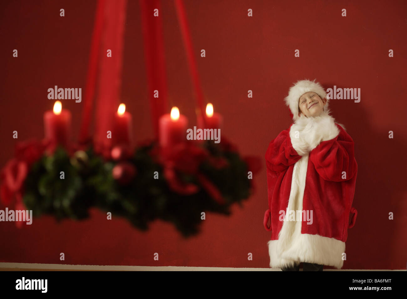 Give Birth Disguise Nikolaus Advent wreath Candles Four Grins Burns give-birth-disguise-nikolaus-advent-wreath-candles-four-grins-burns