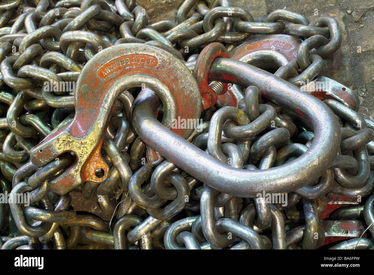 Iron-chain hooks connection-limb detail chain metal-chain steel-chain ...