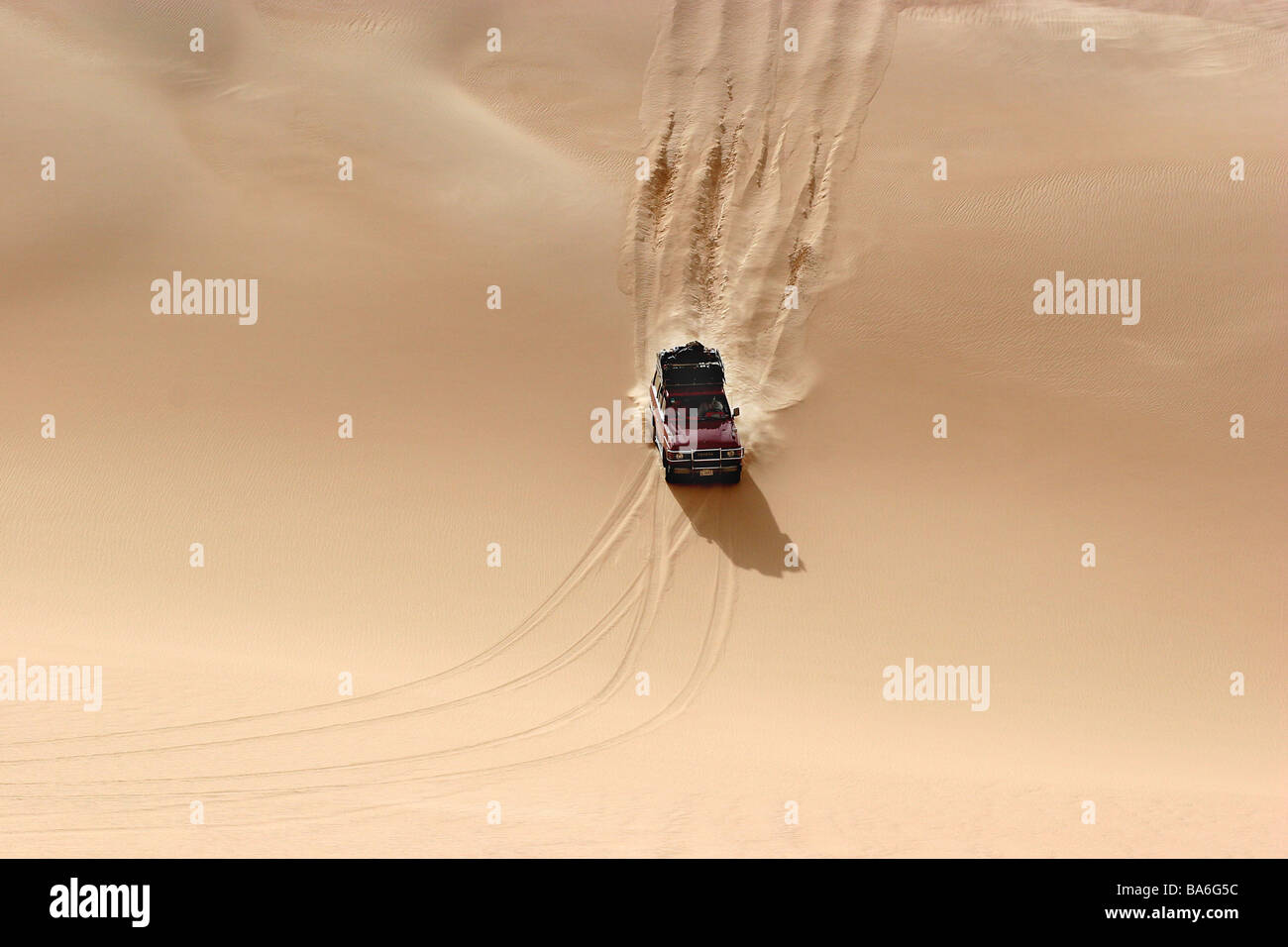 Egypt Libysche desert sand-dune terrain-cars departure sand dunes lanes ...