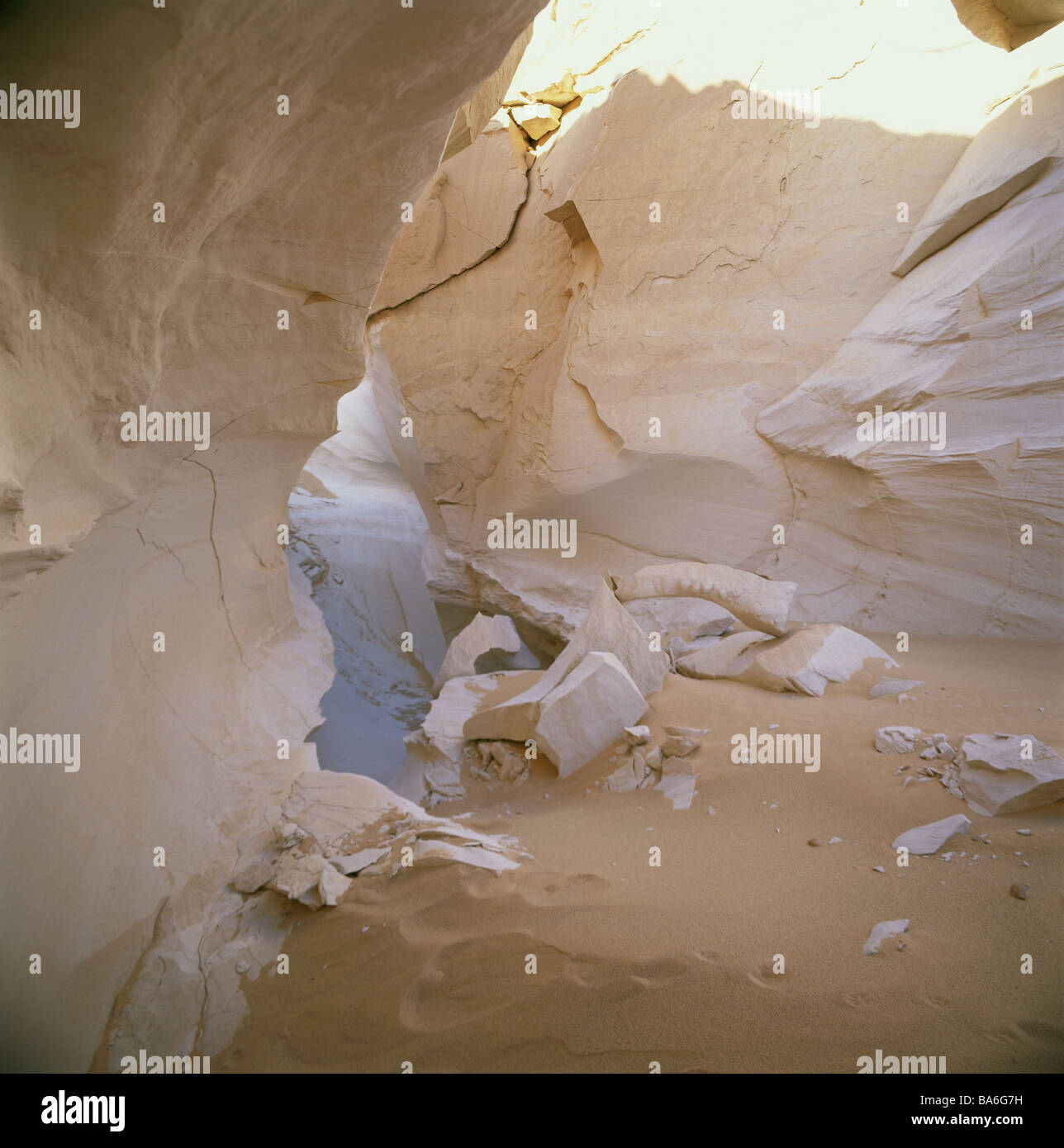 Egypt Gilf Kebir plateau Wadi Sura rocks detail nature geology erosion ...