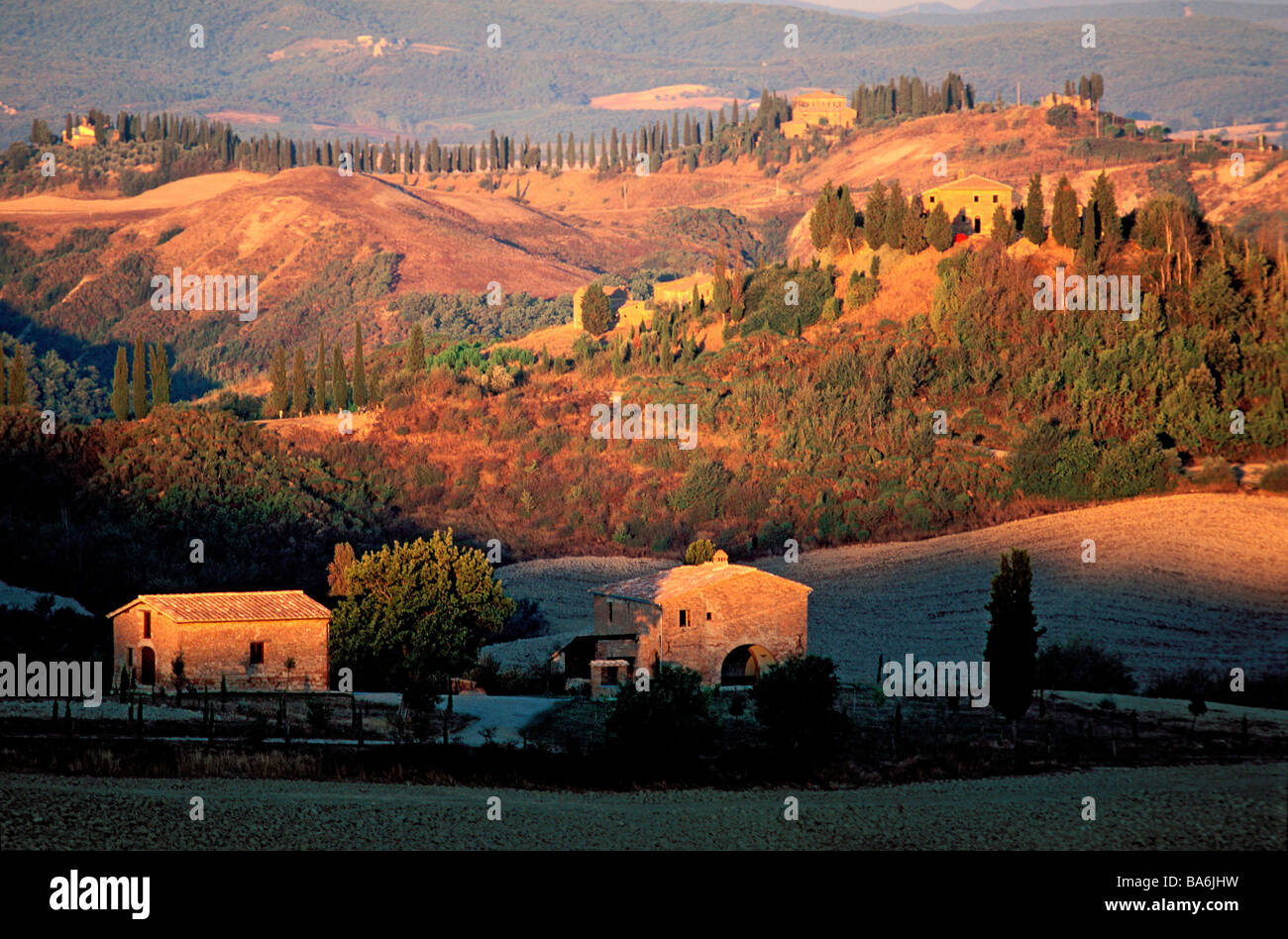 Italy, Tuscany, Sienna Province, landscape with ridges Stock Photo - Alamy