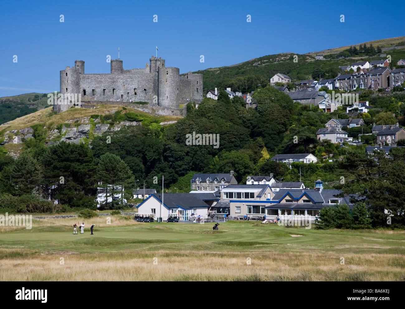 Royal St Davids Golf Club, 18th green with clubhouse and Harlech Castle ...