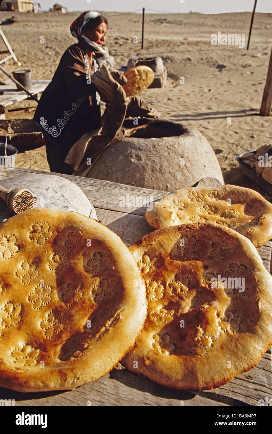 Central asian bread hi-res stock photography and images - Alamy