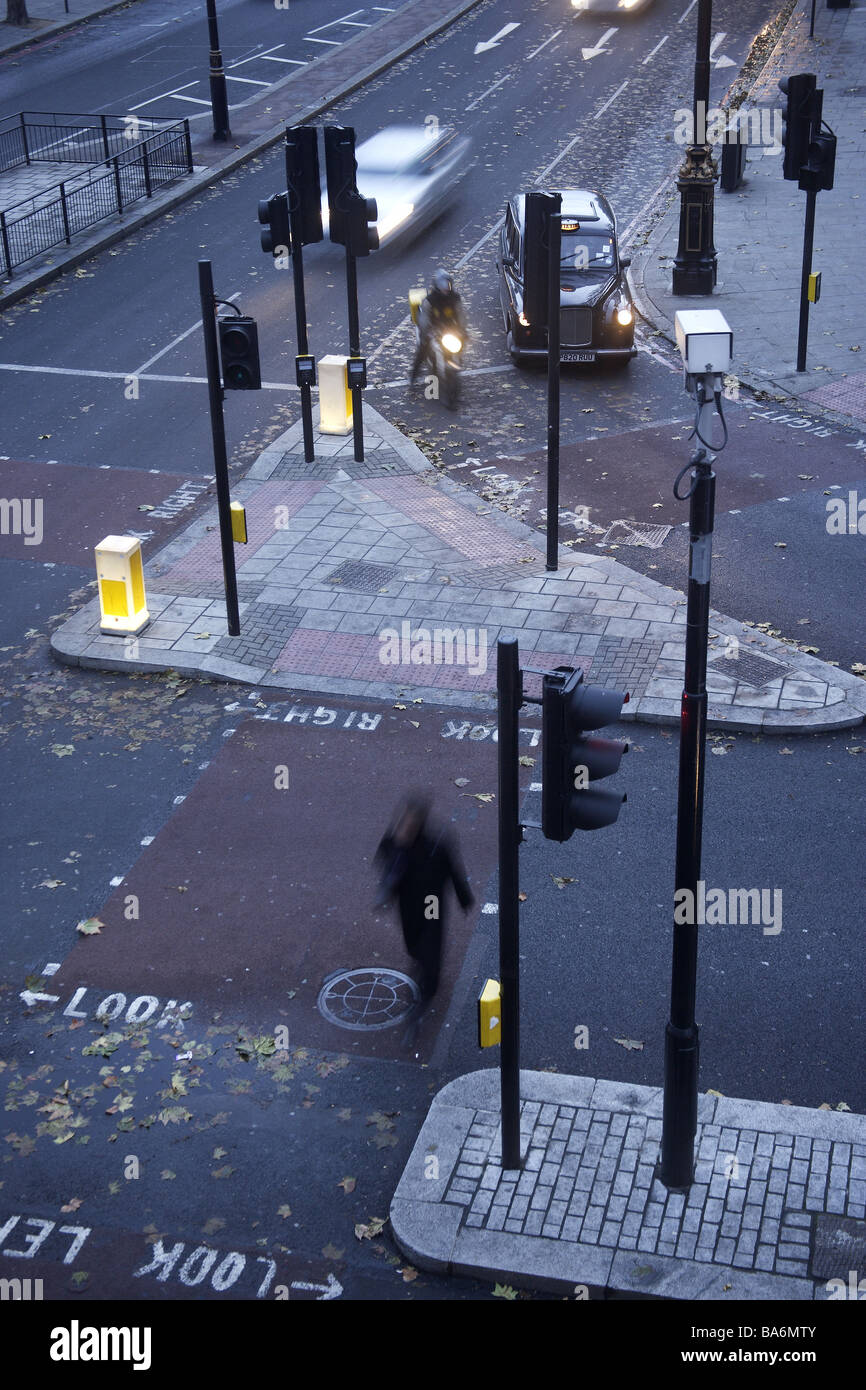 Great Britain England London Victoria Embankment crossing street-scene ...