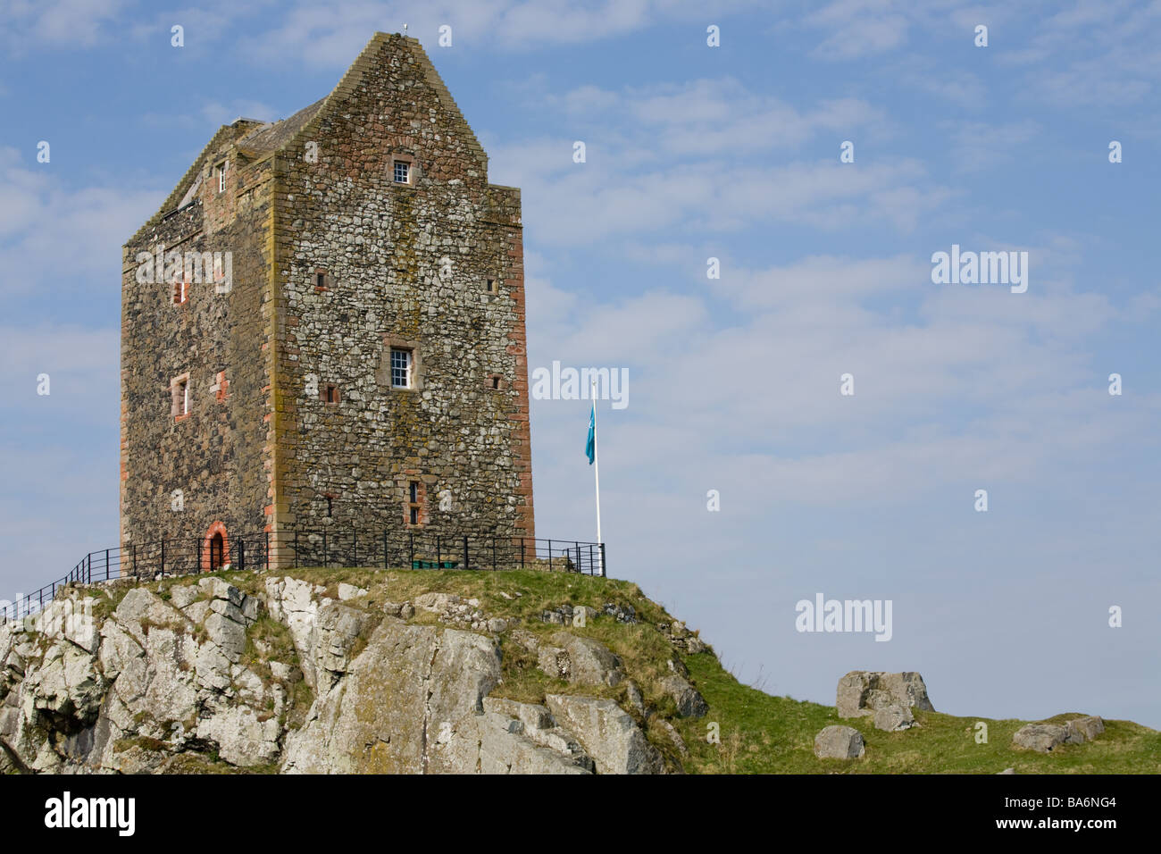 Smailholm tower the borders hi-res stock photography and images - Alamy