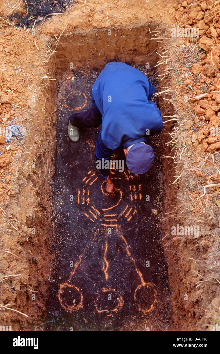 China, Guizhou province, Pingtang, Han funeral, on the tomb's ground ...