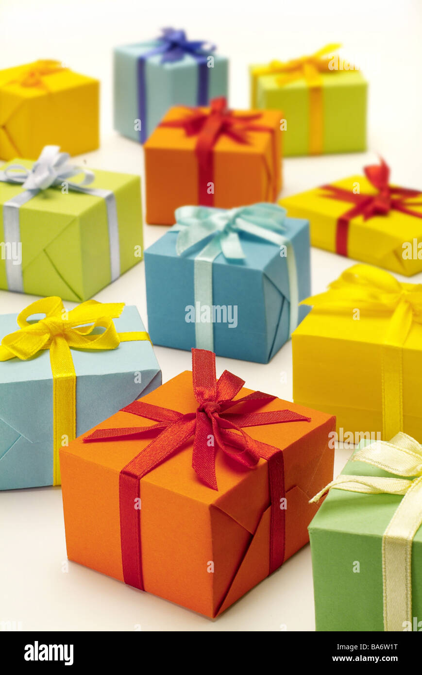 Gifts packs colorfully differently fuzziness Geschenpakete package ...