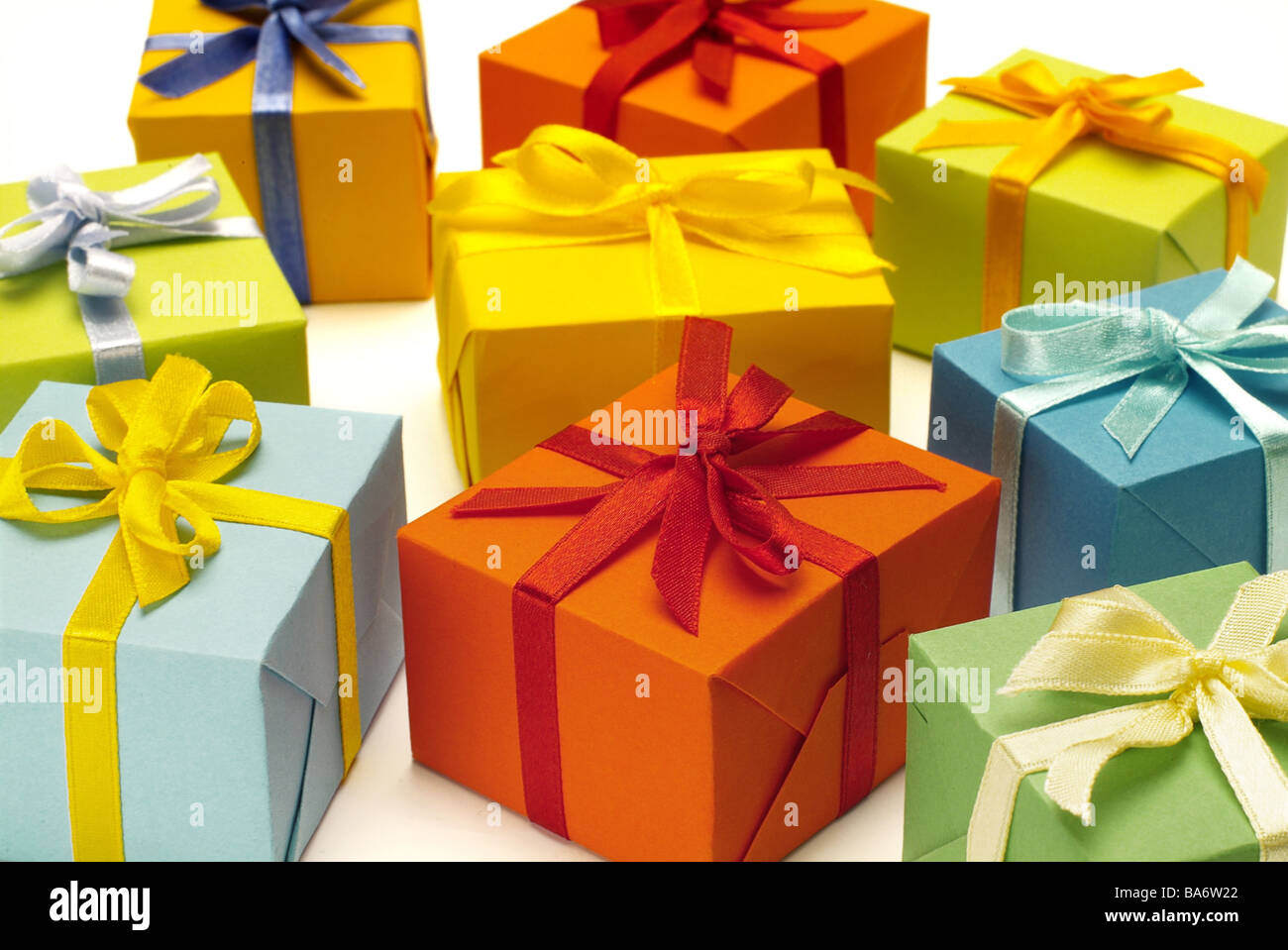 Gifts packs colorfully differently Geschenpakete package packet boxes ...