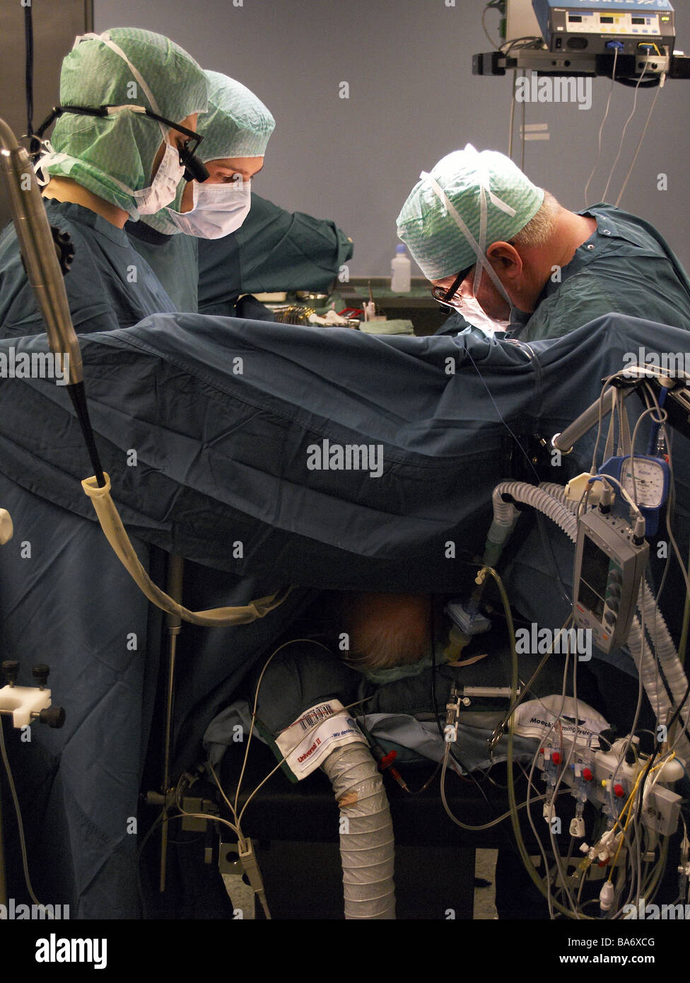 OP-Saal medical-team patient heart-operation series hospital OP-Team ...