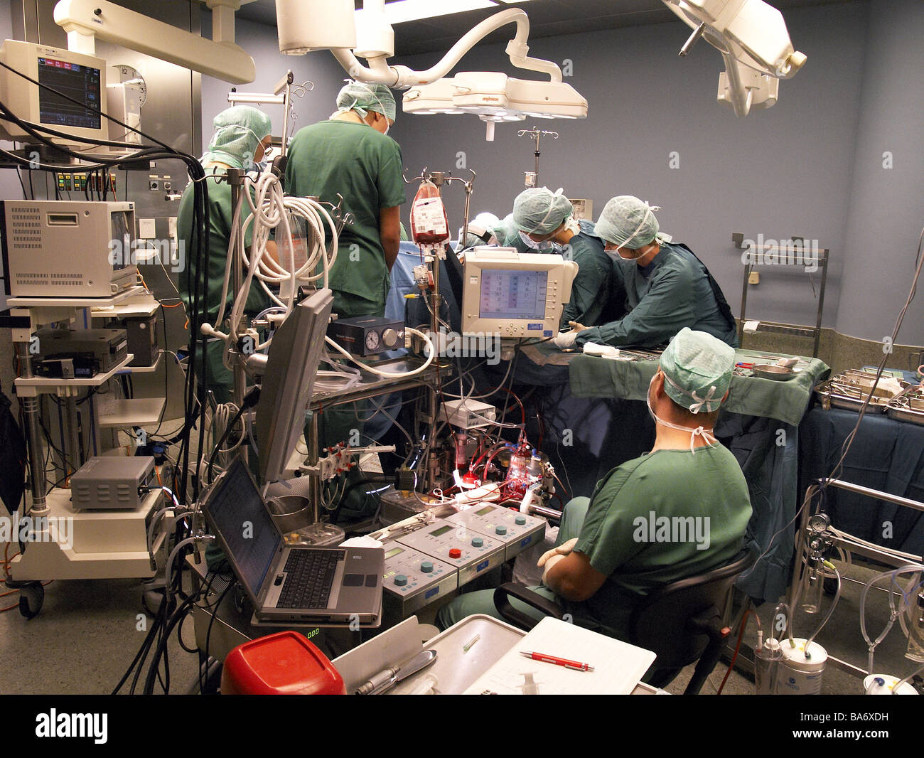OP-Saal medical-team patient heart-operation series hospital OP-Team ...
