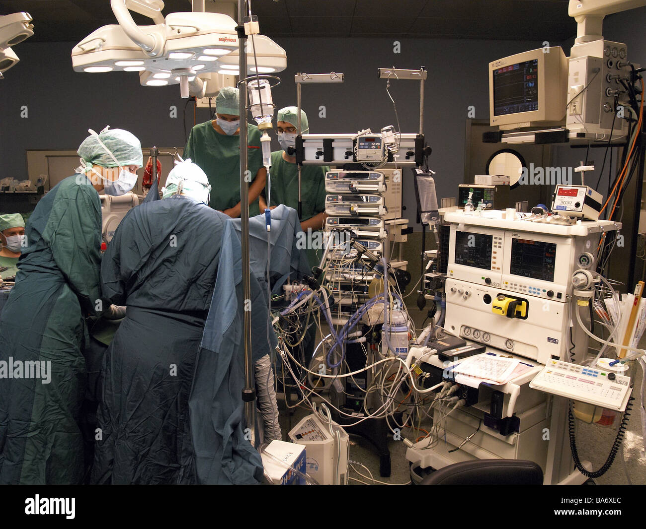 OP-Saal medical-team patient heart-operation series hospital OP-Team ...